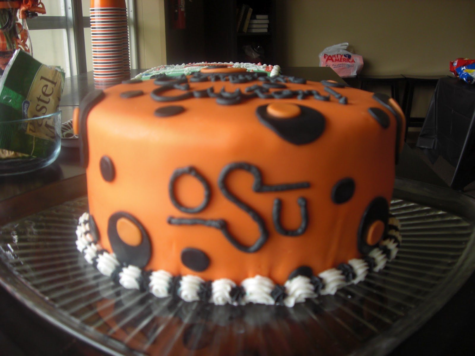 Sarah Jones Cakes!: Graduation Cakes