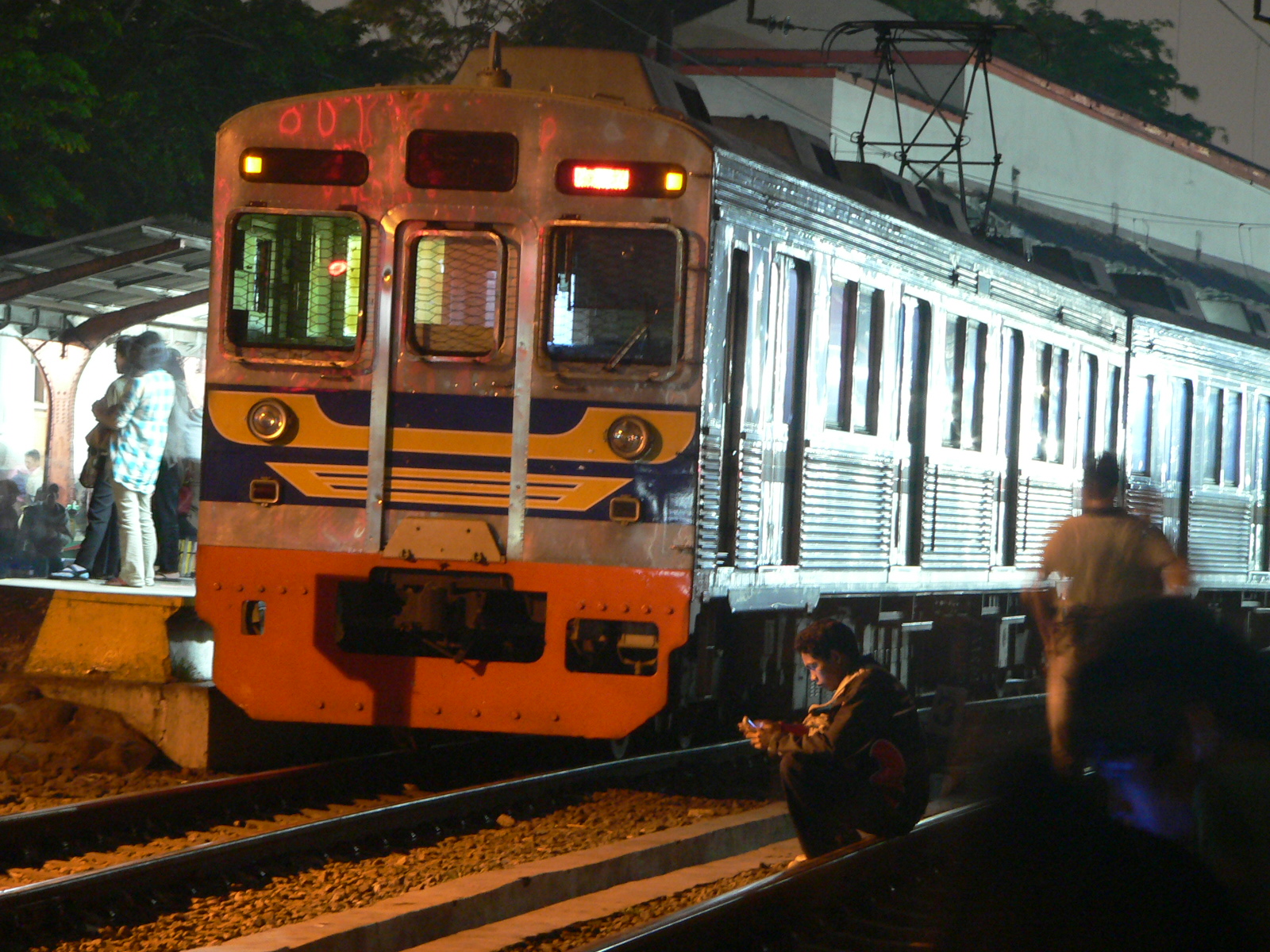 インドネシア鉄道ファン: さようなら Pakuan Express (1988 - 2011)