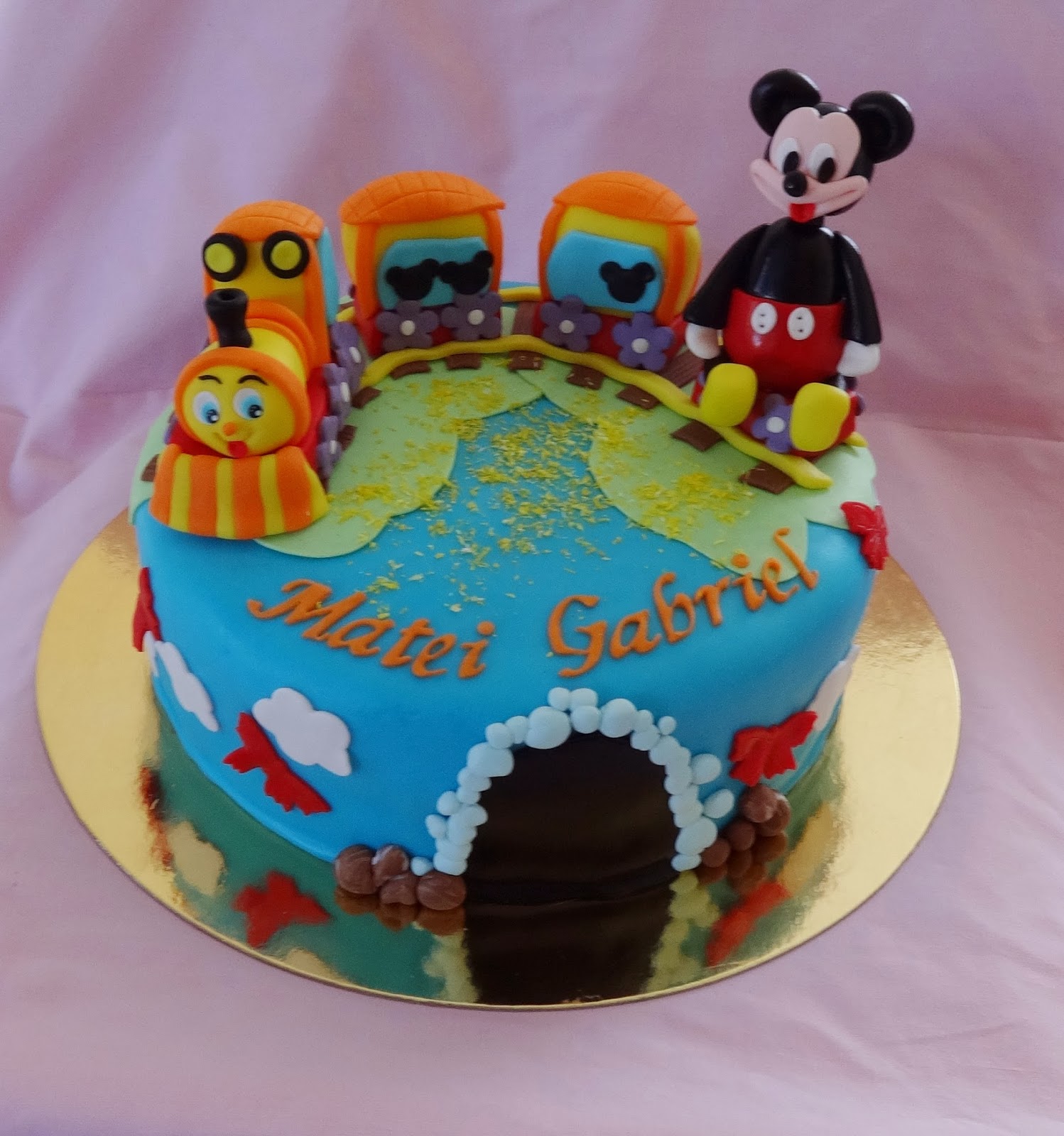 Torturi pentru copii in Constanta: Tort Trenul cu 'Mickey Mouse-usi'