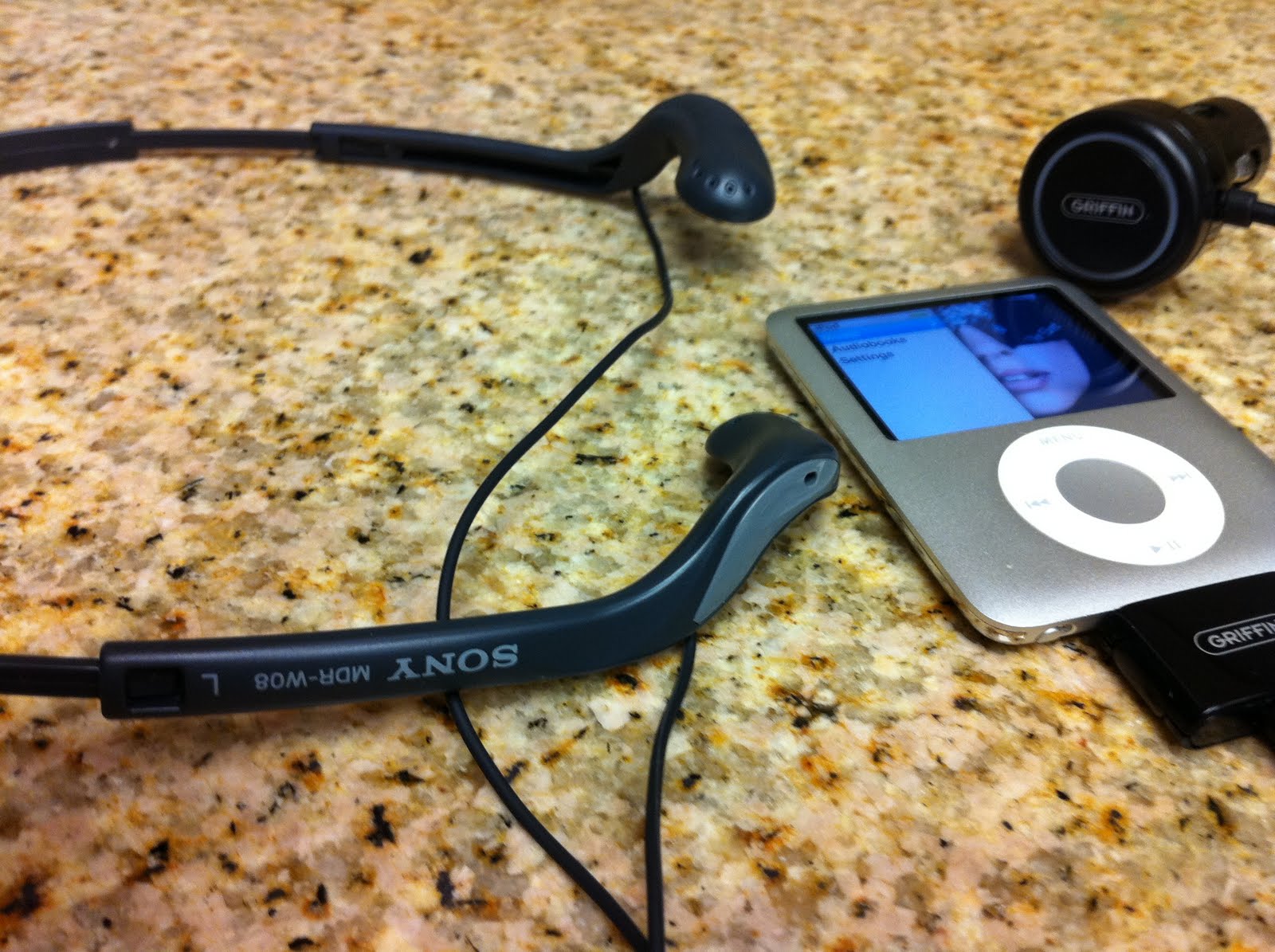 Arnie's Big Sale!: Apple iPod Nano 3rd Generation 8GB MP3 Player Silver ...