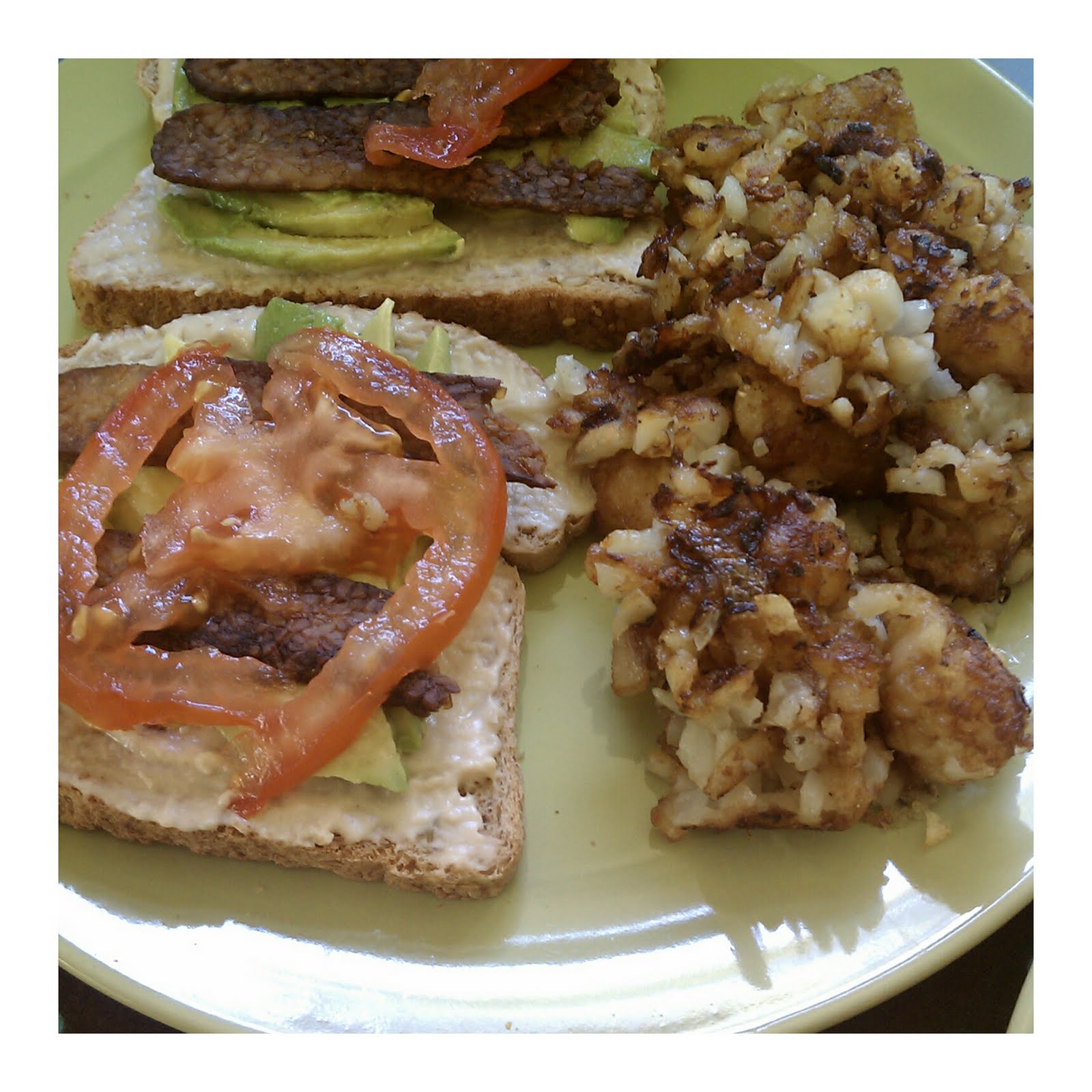 Vegan Slop: OPEN FACE BREAKFAST TOASTS WITH TATER TOT HOMEFRIES!