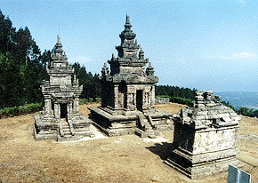 Citra Anggraini: CANDI BERCORAK HINDU BUDHA DI INDONESIA