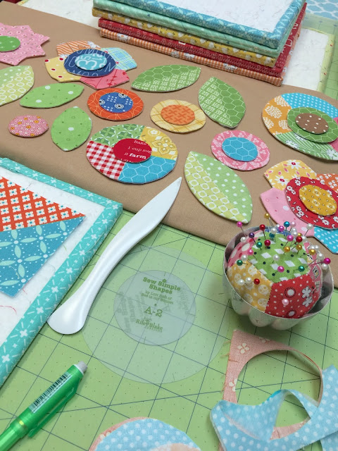 Bee In My Bonnet: Sew Simple Shapes - More Easy Patchwork Flowers!!!