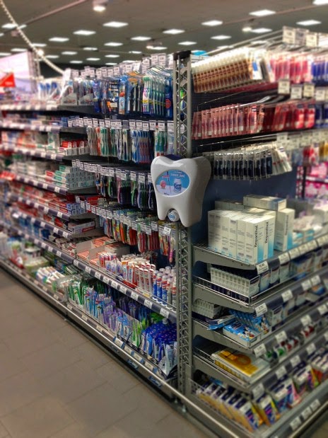 POP-professor: Parasite display Dental Care