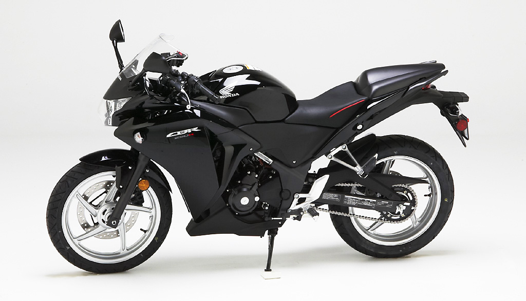Latest Motorcycles Picturez: 2013 Honda CBR250R Image Review