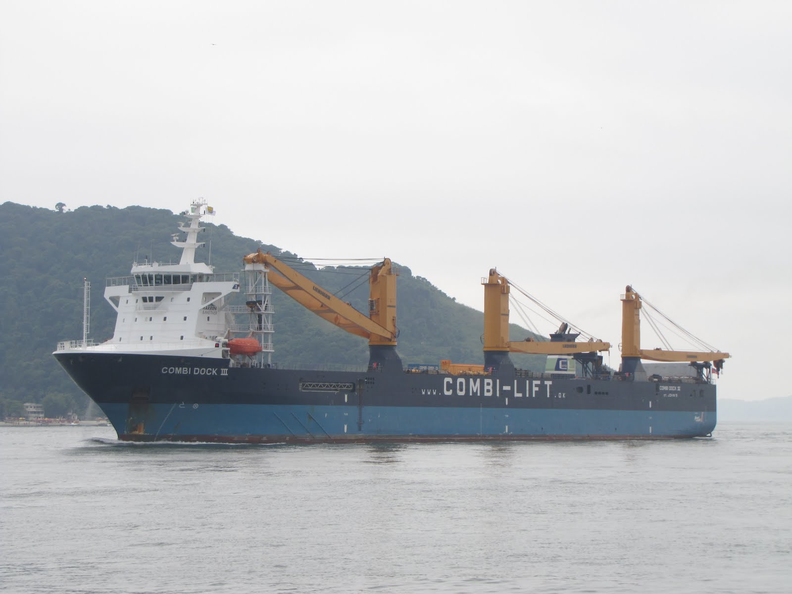 Navios em Santos: 03/27/11