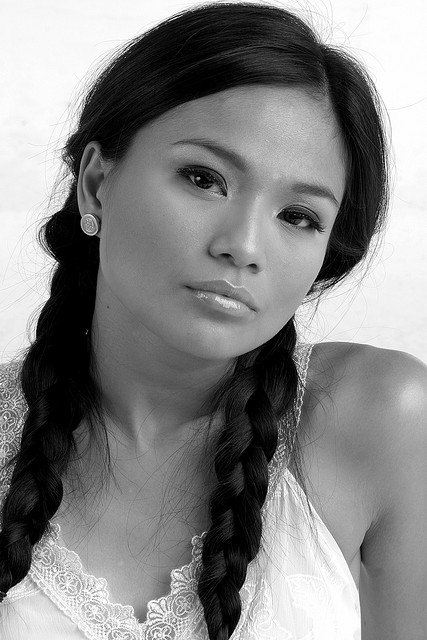 Filipinas Beauty: TV Host 'Rakista' Julia Clarete