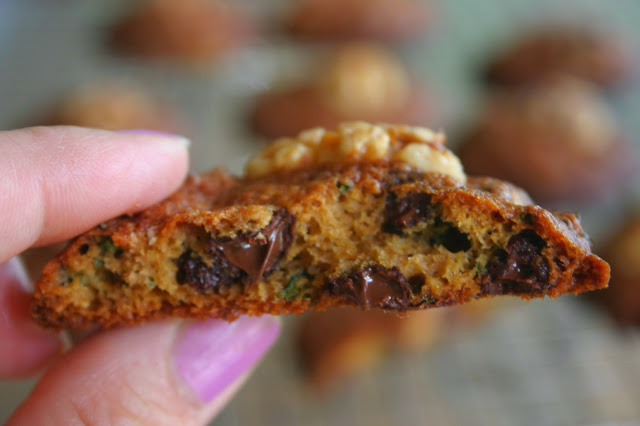 Effortnesslessly: Kale Chocolate Chip Cookie