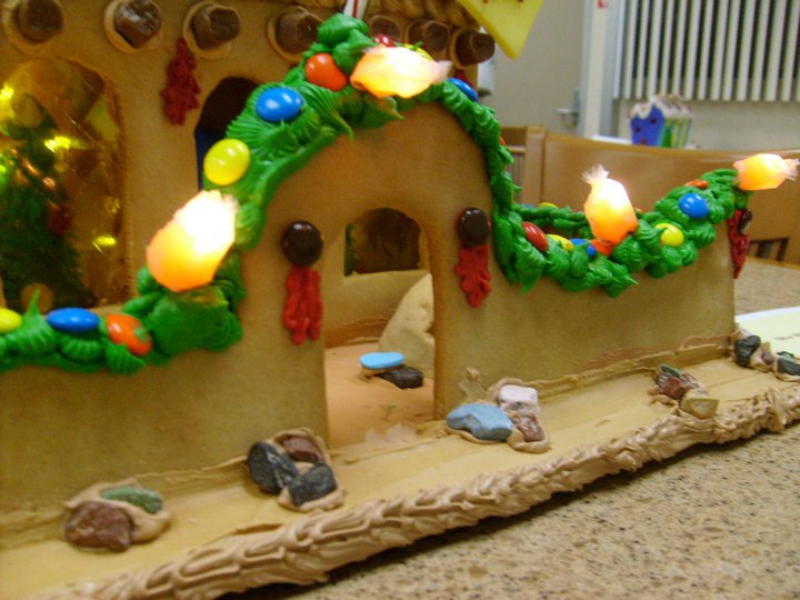Adobe-inspired gingerbread house takes first place in campus competition
