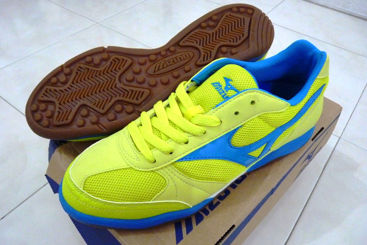 CARI SEPATU: Mizuno Futbol Sala 3