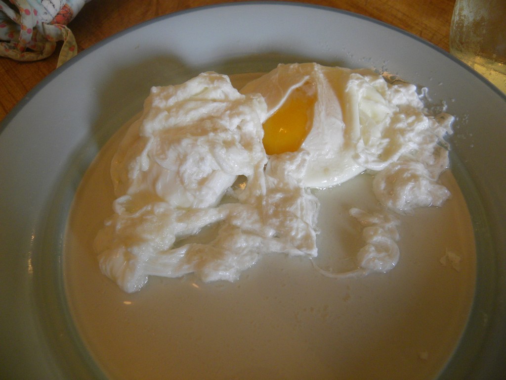 All Things Yummy: Poached Egg-Failure!