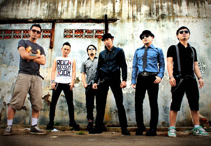 √ Biografi Tipe - X - Izbio