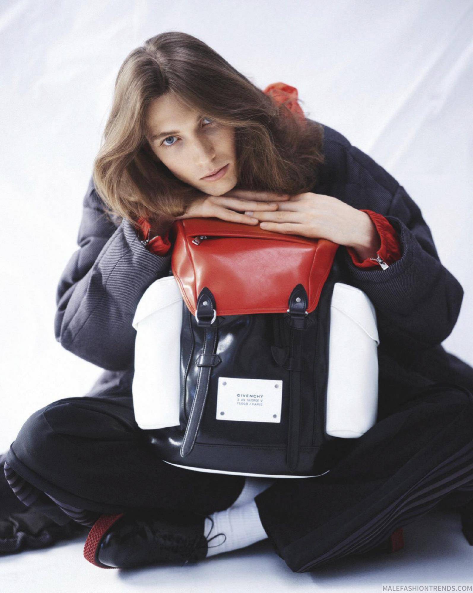 Luke Robson para GQ Australia en fotos de Georges Antoni