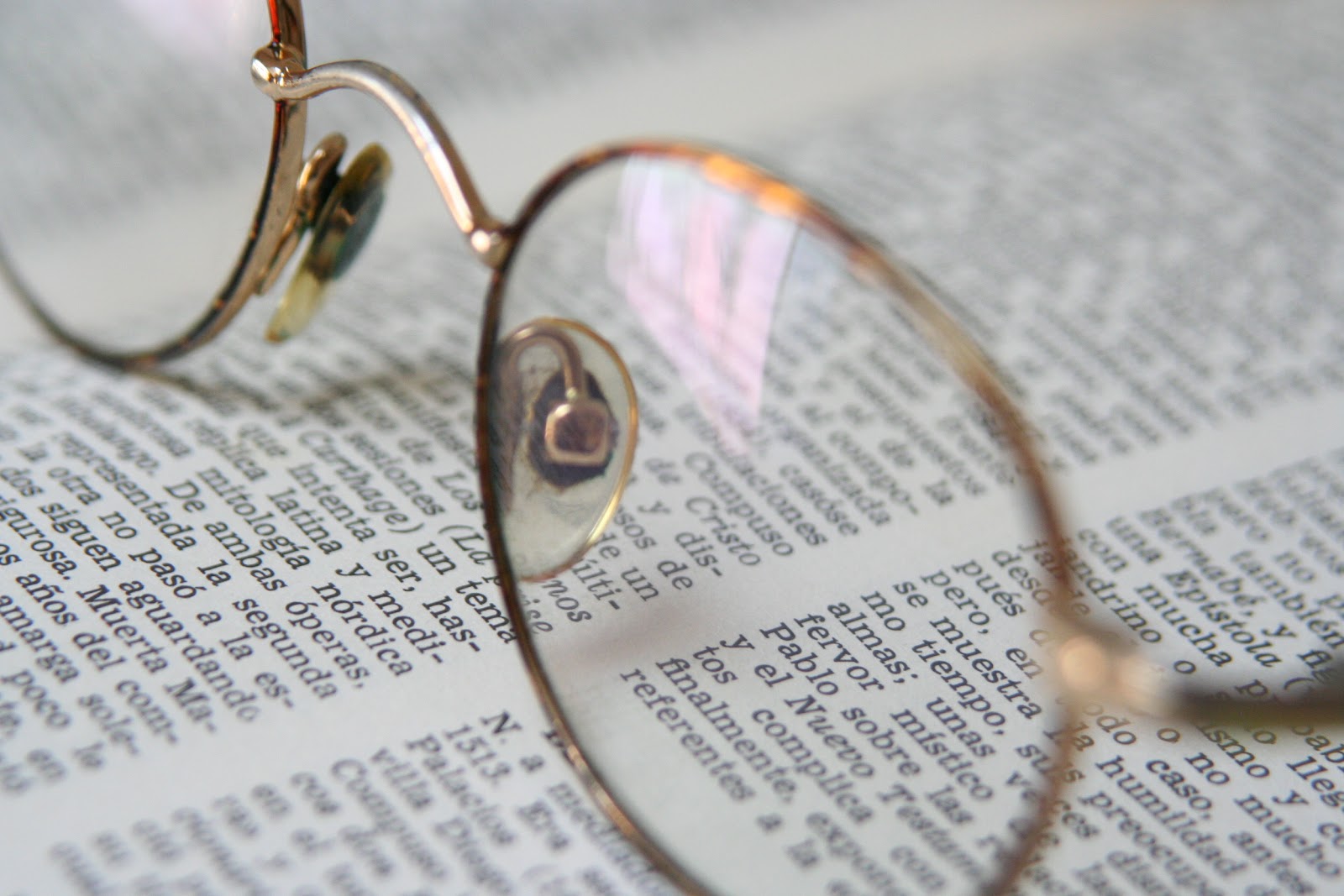 Quality Answers HOW TO CHOOSE THE RIGHT READING GLASSES quality-answers-how-to-choose-the-right-reading-glasses