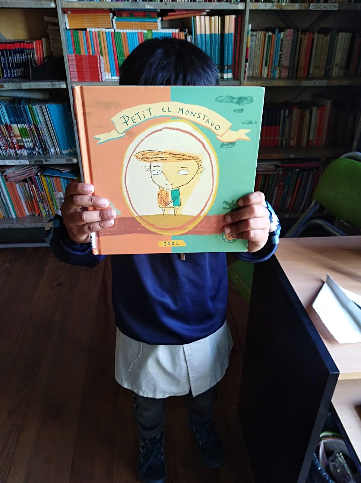 Biblioteca 22 DE 18 : Conocemos a Isol