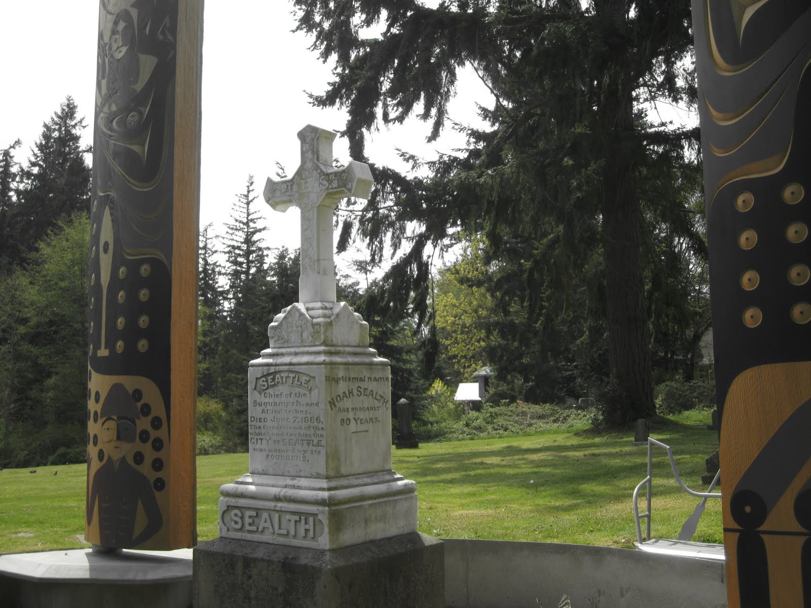 TravelMarx: Chief (Noah) Seattle's Tombstone