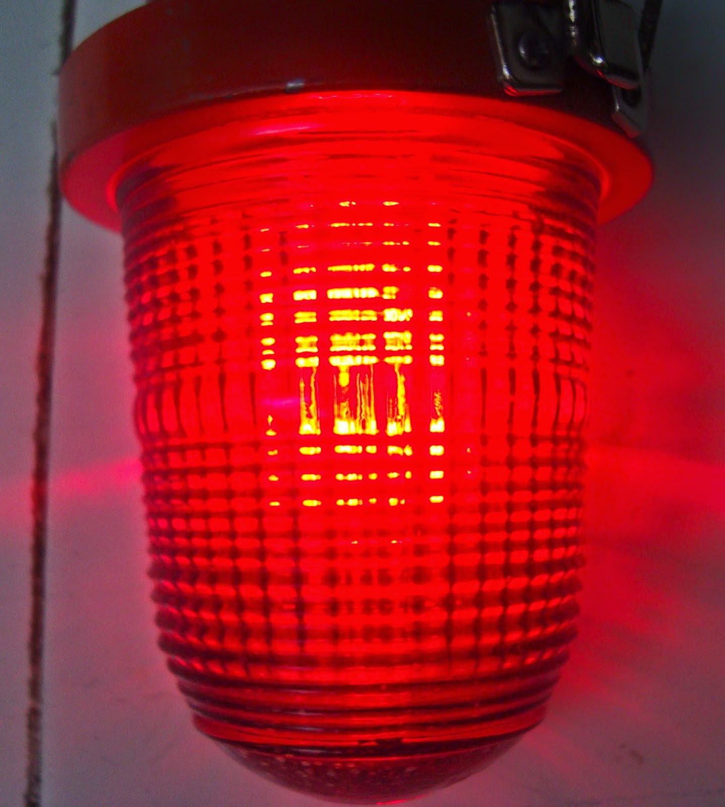 RADIO SELLER: Tower Red Light ( Sold )