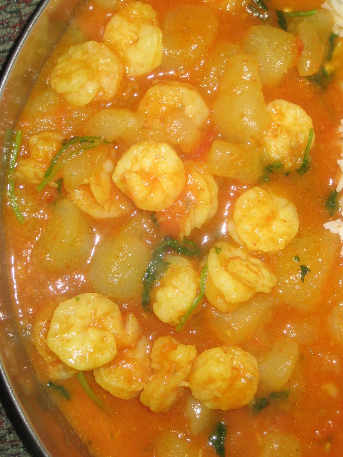 PadmajaSrinivas: Dosakai Royyalu(Indian Cumcumber shrimp)curry