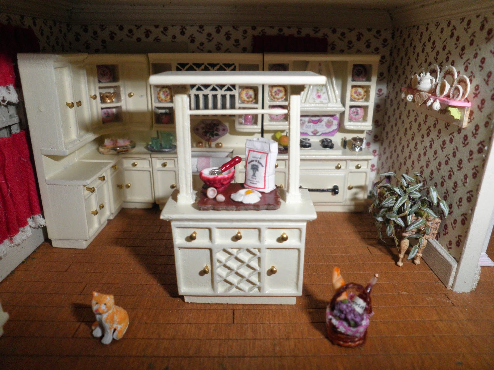 Her Collection of Dreams: Quarter Scale Miniatures