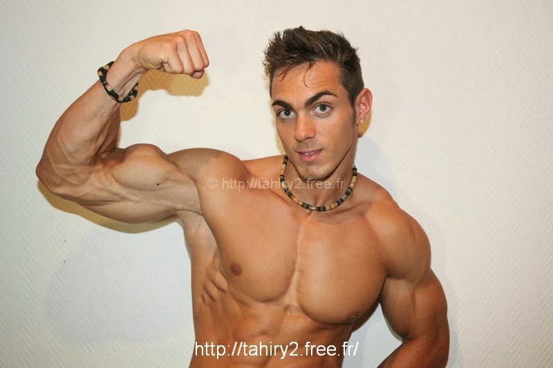 Daily Bodybuilding Motivation: Aesthetic Muscle