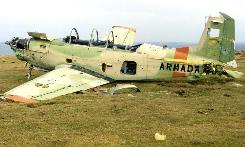 AMIGOS DEL MUSEO DE LA AVIACIÓN NAVAL ARGENTINA: RESCATE EN ISLA BORBÓN