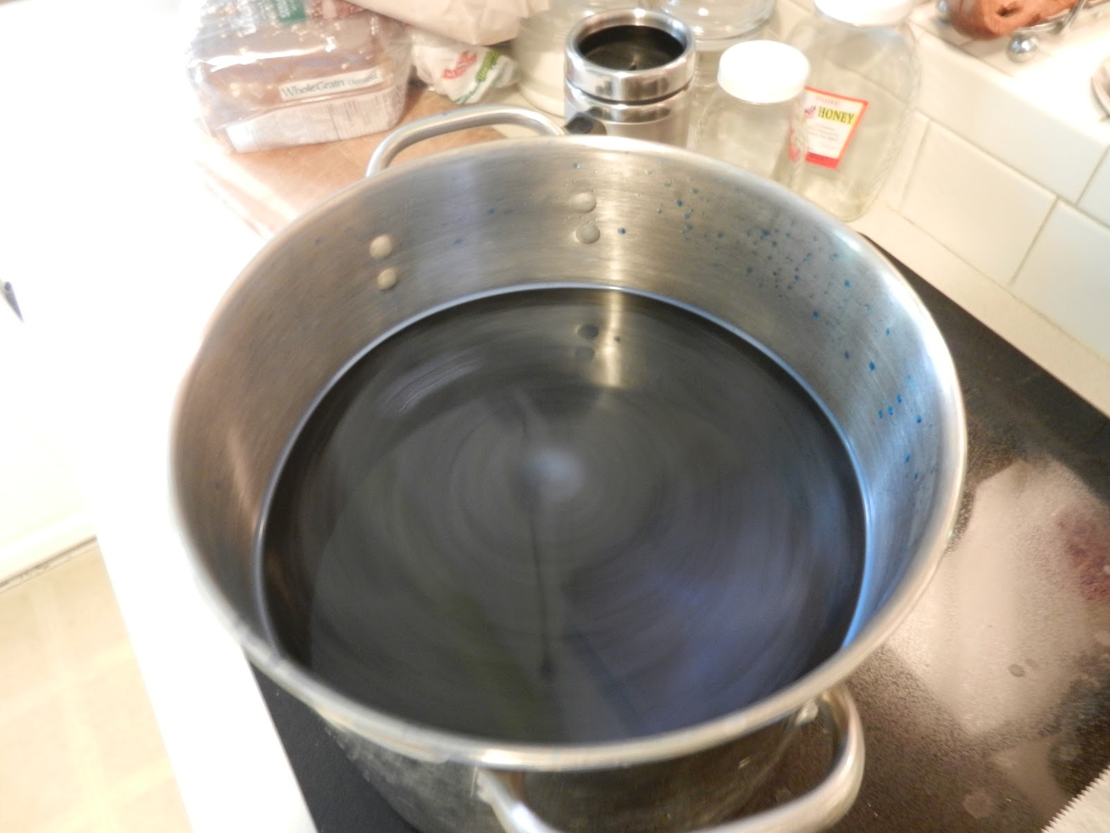 Vintage Life & Design.: Dyeing - For a New Color! How to Dye Clothes ...