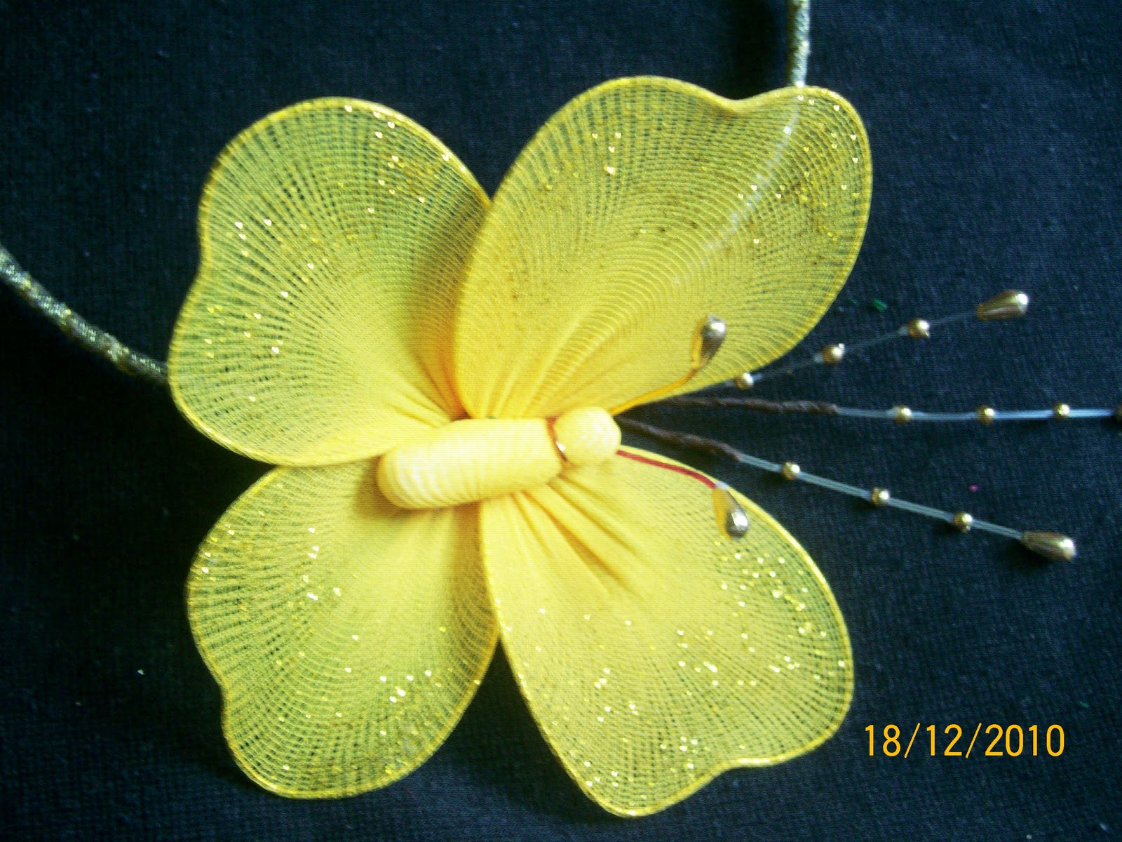 Tinas Creations: Instructions on making a nylon stocking butterfly