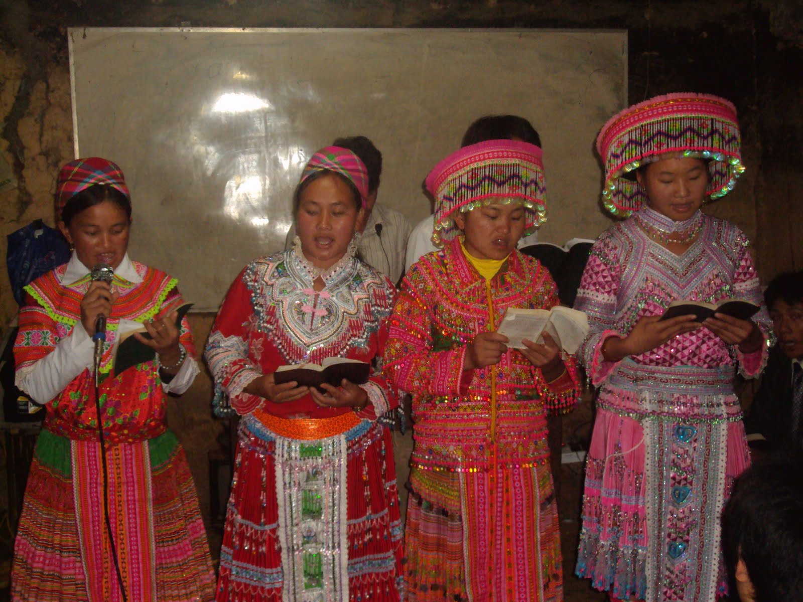 HMOOB TEEJ TUG: Saib Duab Hmoob