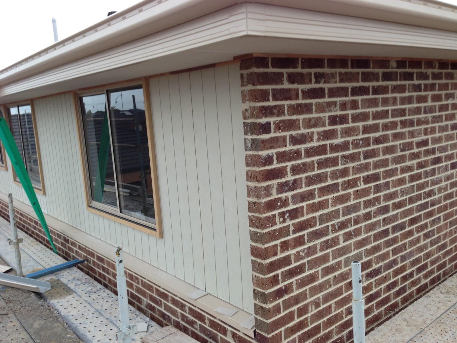 Metricon - Winchester 28 : (Day 76): James Hardie cladding (external ...