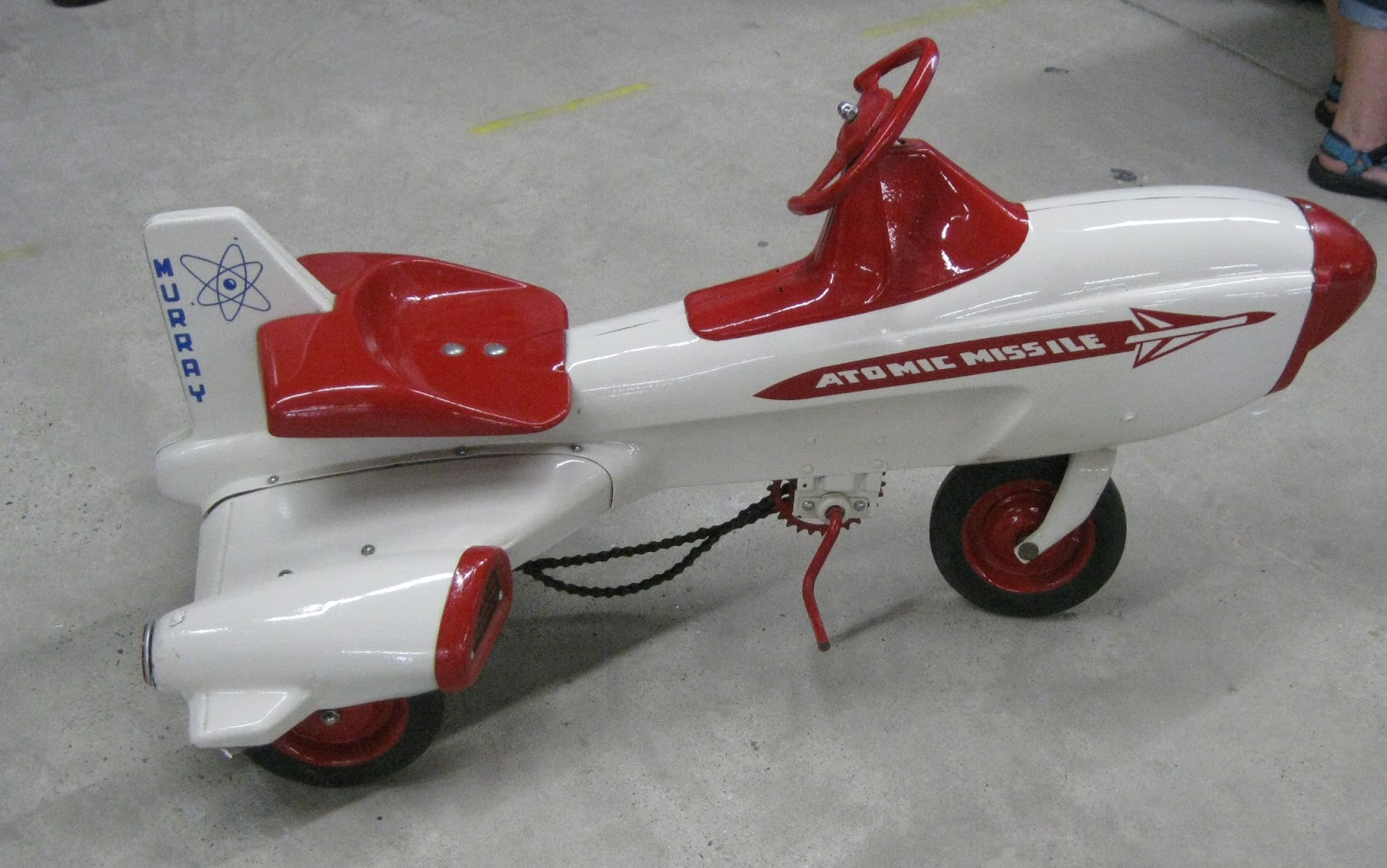 MoiraCoon's Shinies: Elkhorn Antiques Market 6/30/13