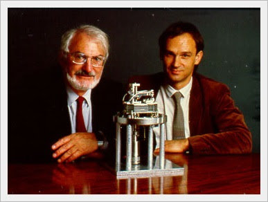 The Gift: Kính Hiển Vi Rà Dò Đường Hầm STM