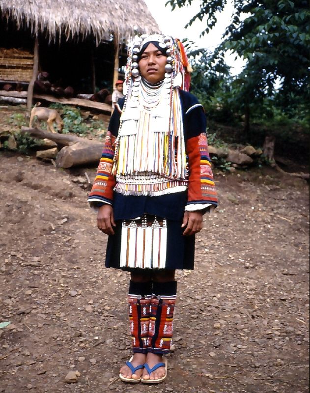 Prism of Threads : AKHA