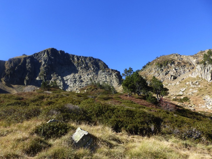 joan asín: PORTELLA i ESTANY DE LA PORTELLA D'ORLU. per la Vall de Galba