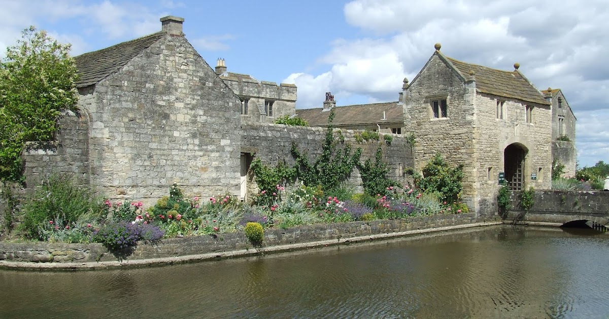 Linda Acaster: #Research: Medieval Markenfield Hall