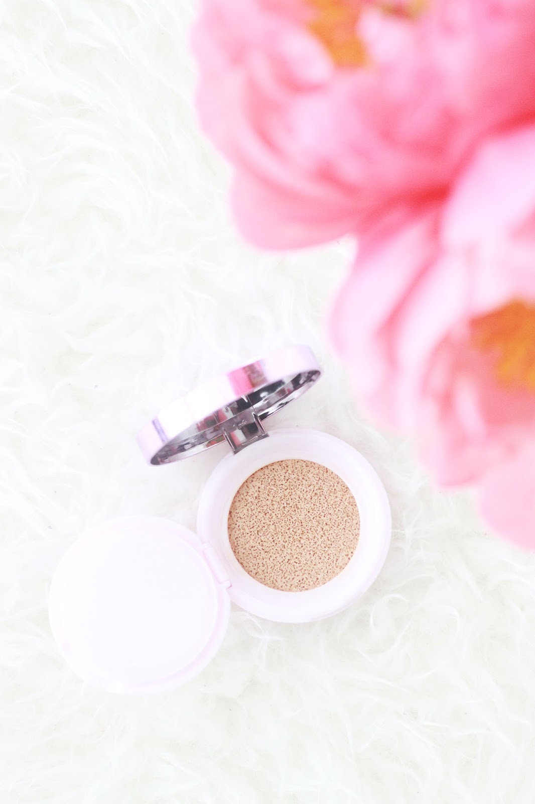 The Foundation That Will Make You Swoon | Pint Sized Beauty