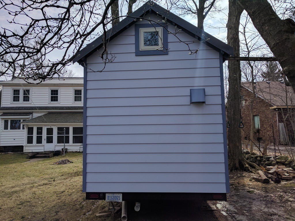 TINY HOUSE TOWN: Working Class Tiny House (180 Sq Ft)