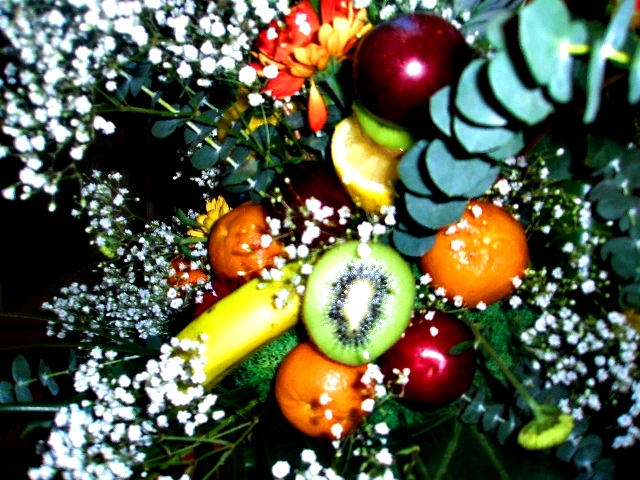 FLORAL ART DESIGN BY OTILIA BRASOV: Aranjamente flori,fructe si legume