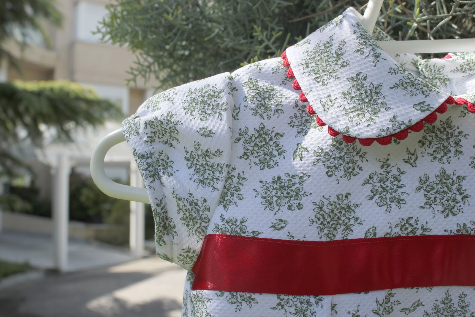 DIY Ropa de bebé: Vestido de flores y mangas de globo (patrón incluido ...