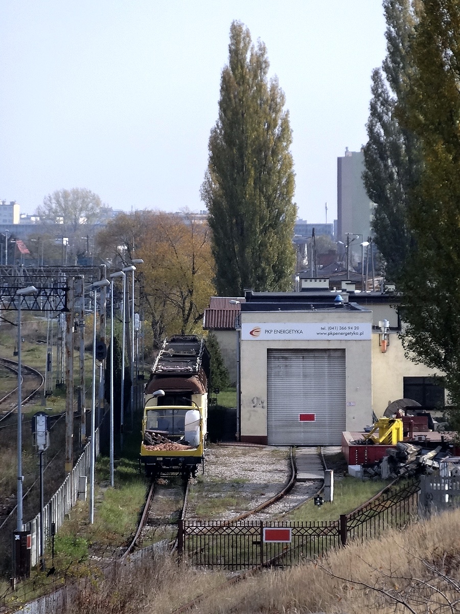 Spojrzenie z góry na ED160-001 i EN63A-005 | Kolejowe Kielce