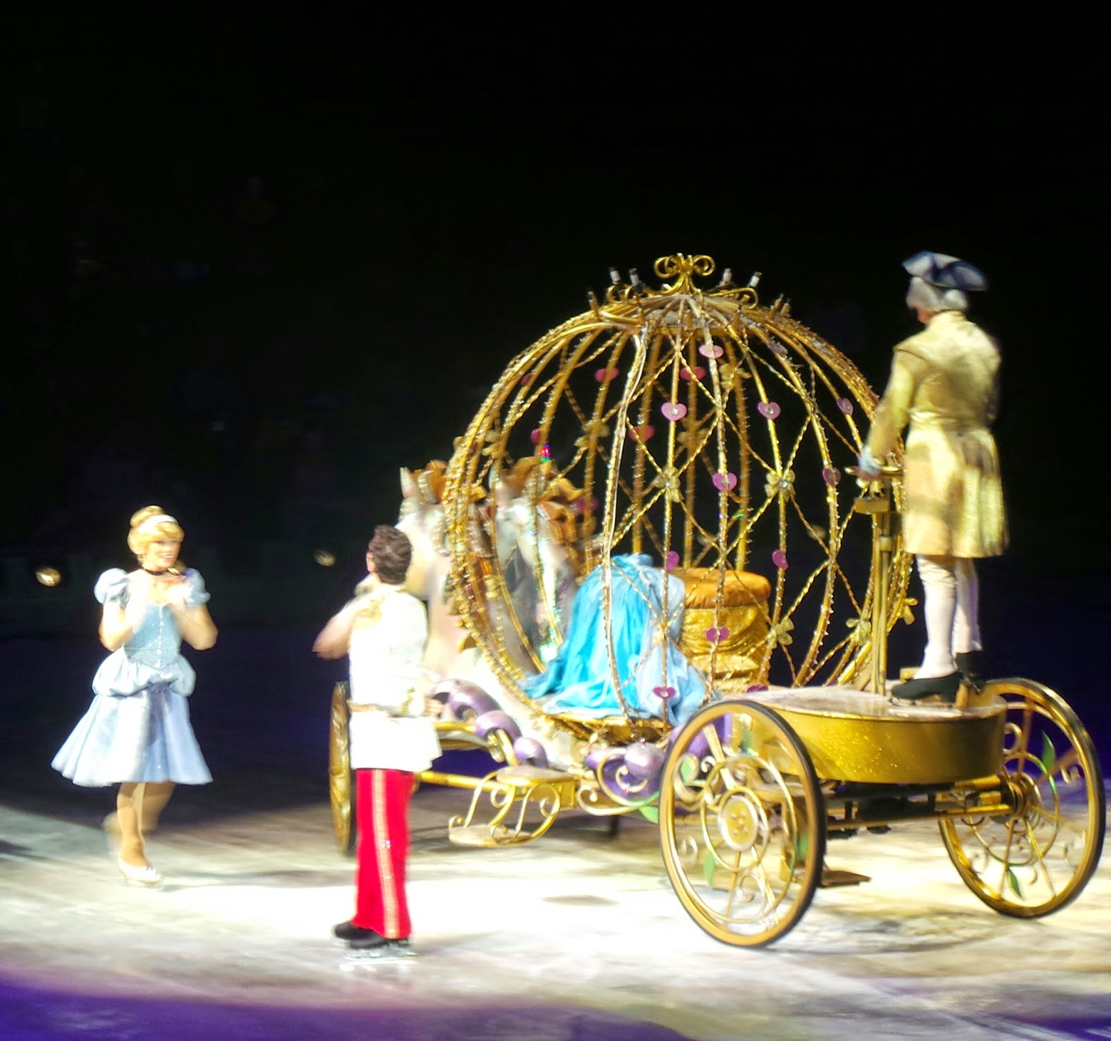 FREE IS MY LIFE: ENTERTAINMENT: Disney on Ice Princesses & Heroes opens ...
