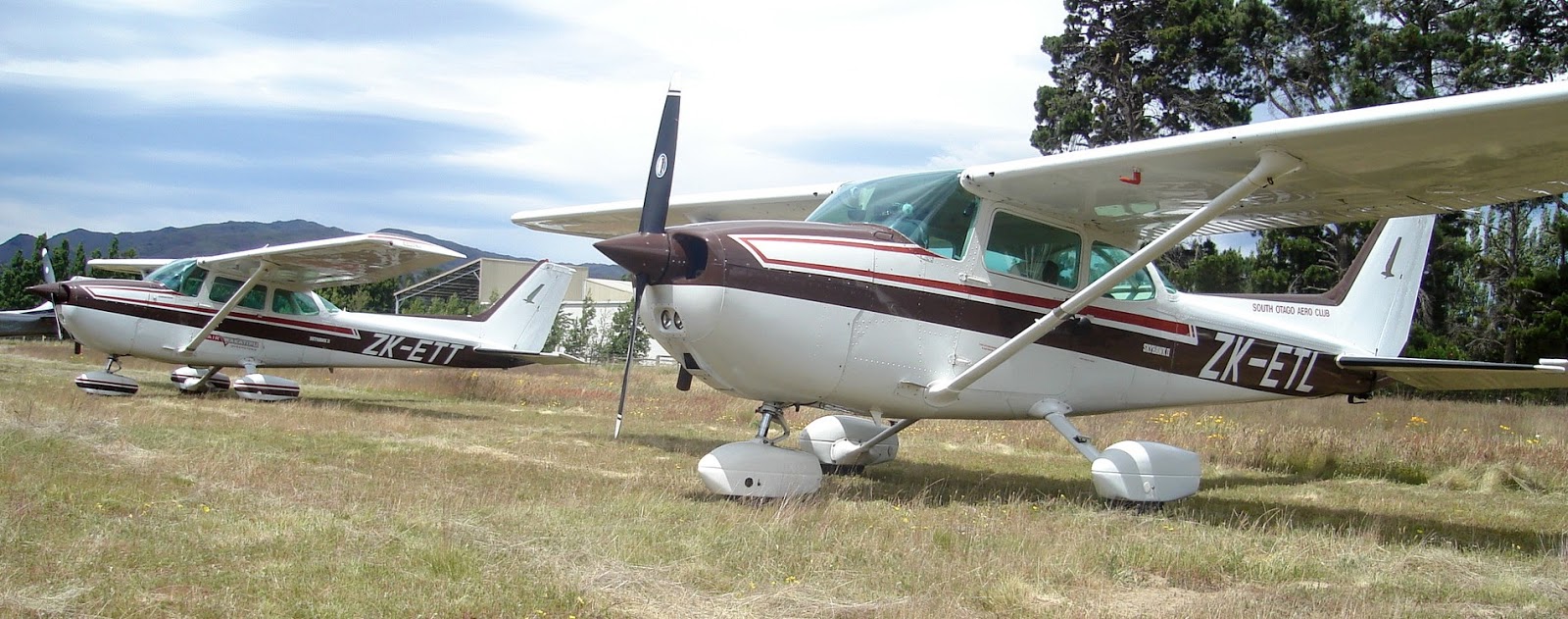 NZ Civil Aircraft: Cromwell Racecourse BBQ