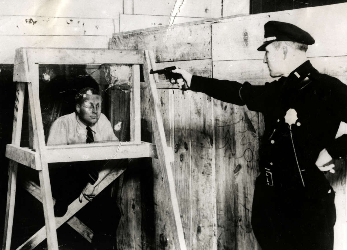 This Is How People Used to Test Bulletproof Glass in the 1930s ...