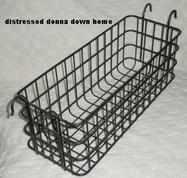 Distressed Donna Down Home: Wonderful to Worn Wire Baskets