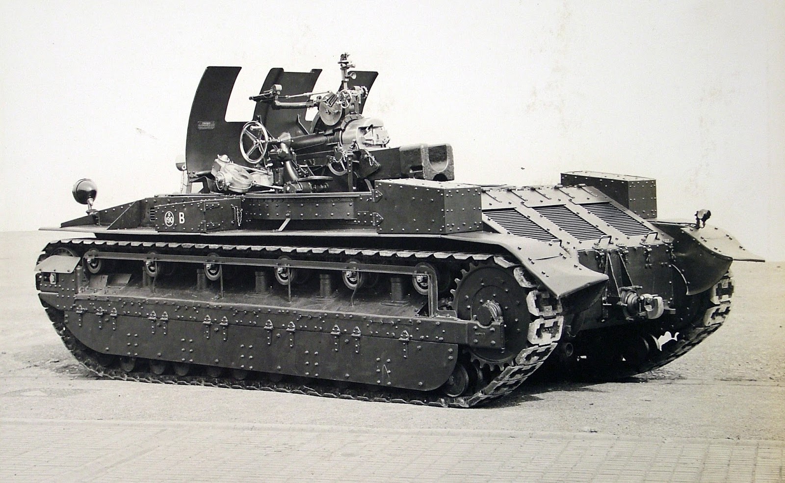 Interwar Tank Development: 18 pounder gun on SP (self propelled ...