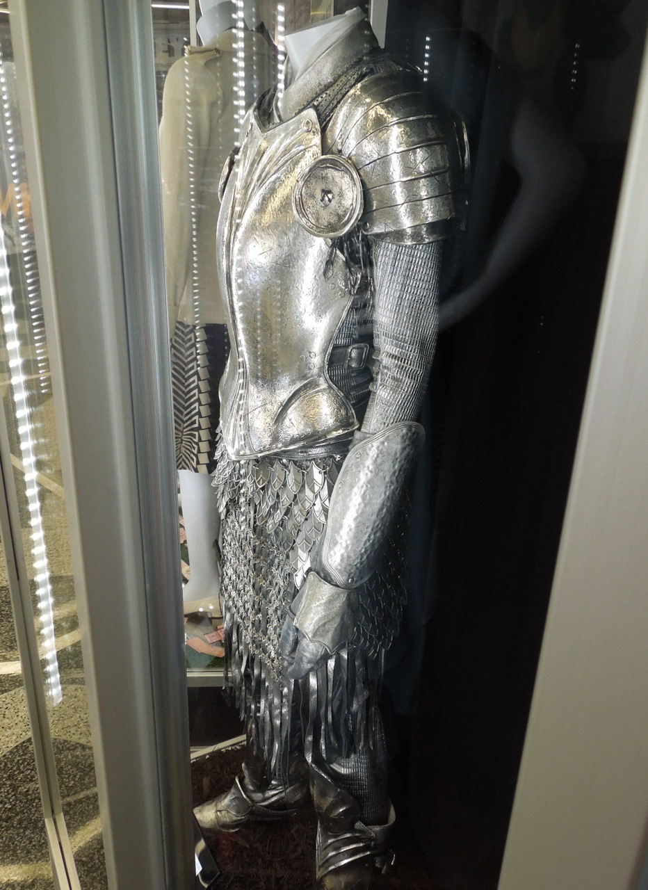 Hollywood Movie Costumes and Props: White Knight armour from Alice in ...