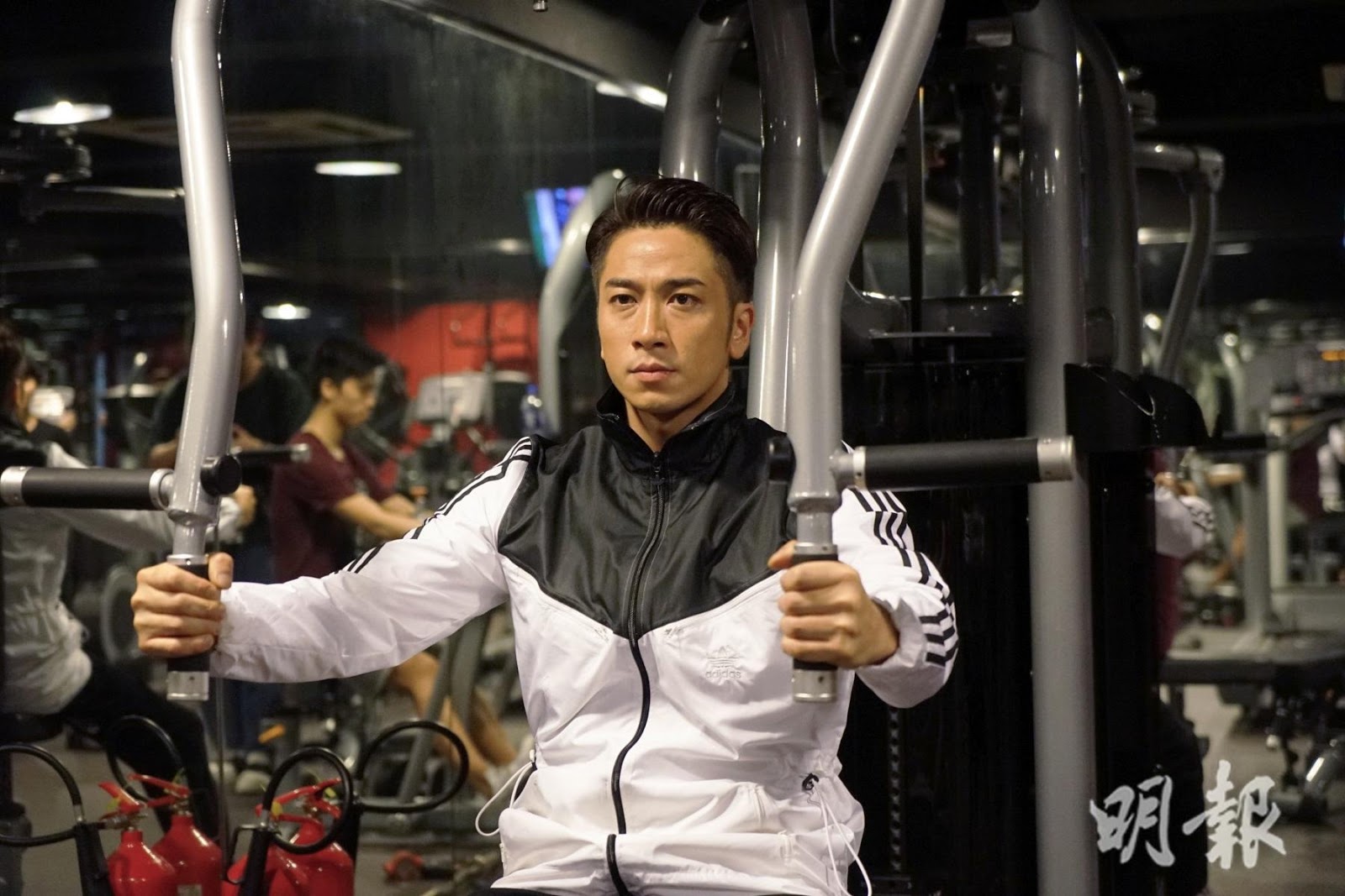 TVB Entertainment News: Ron Ng eats spicy food to lose weight