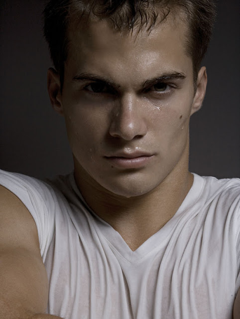 L'Homme du Jour: SETH KUHLMANN