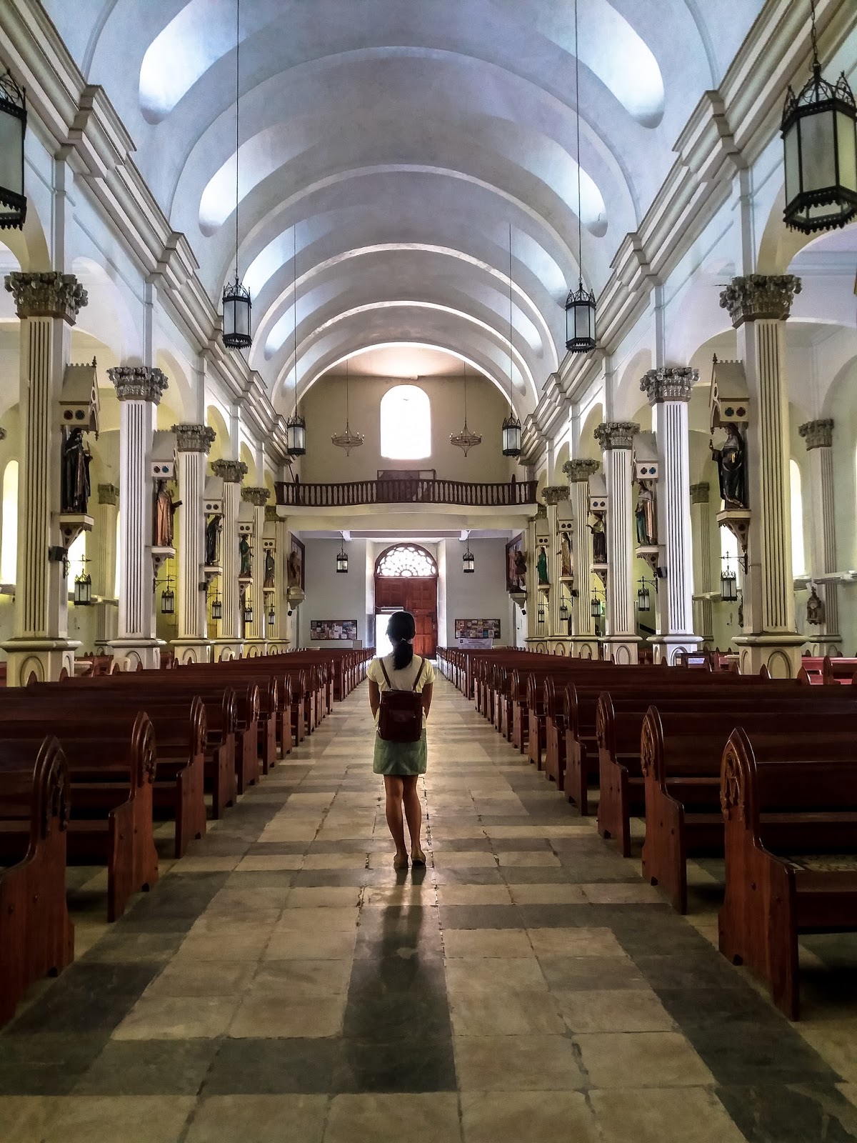 MOLO CHURCH - Laag ni LoyLoy