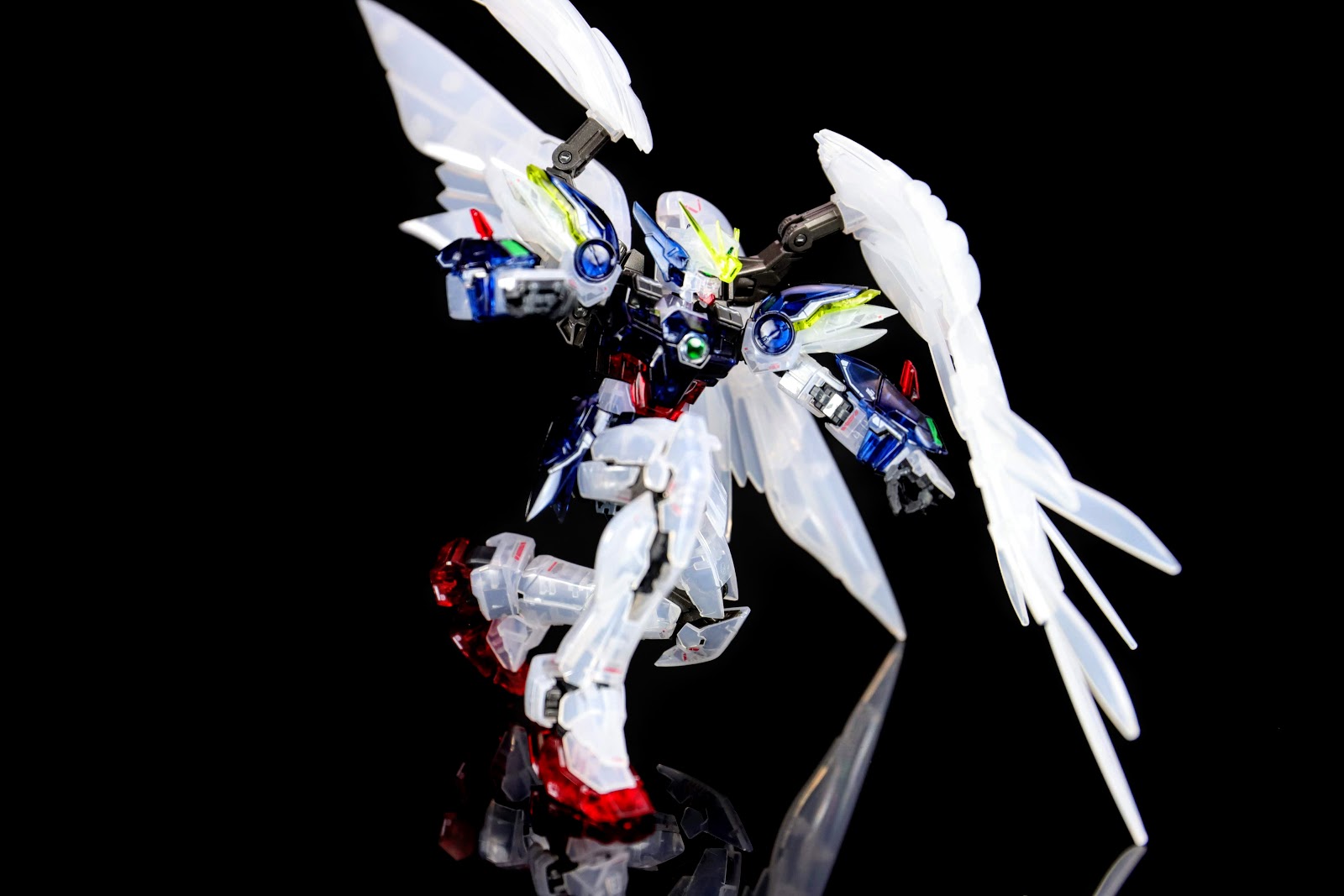 [模型] RG THE GUNDAM BASE LIMITED WING GUNDAM ZERO EW (CLEAR COLOR ...