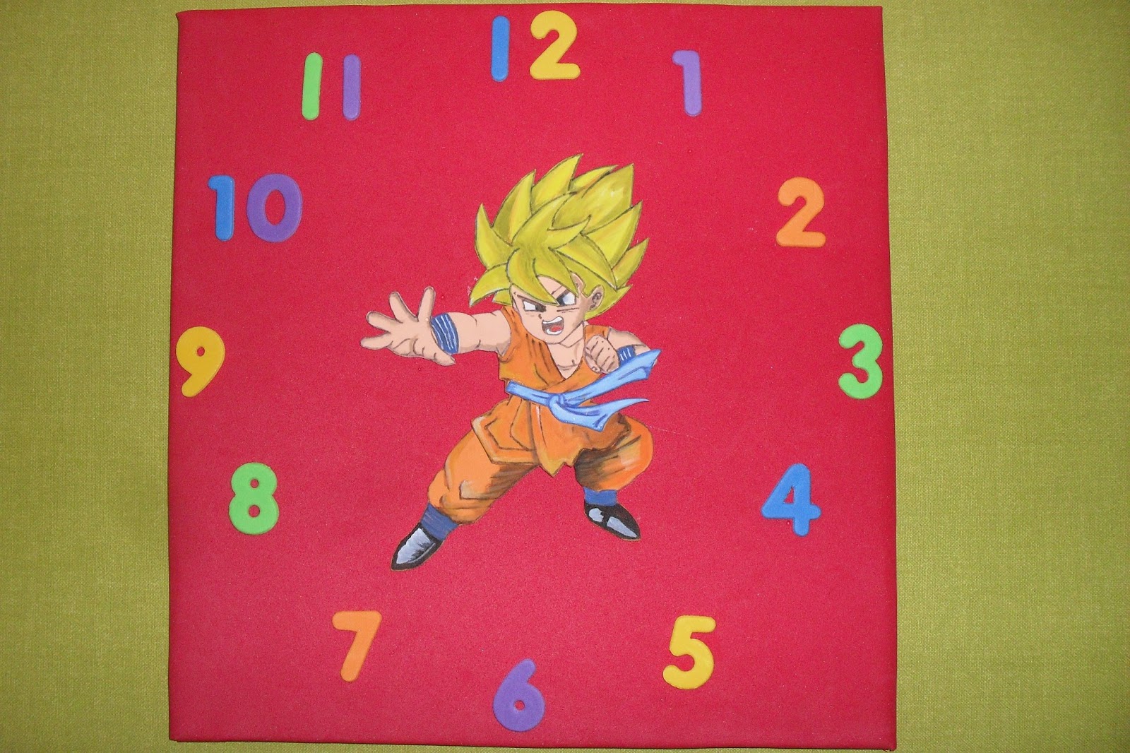 Reloj hechos en foami - Imagui